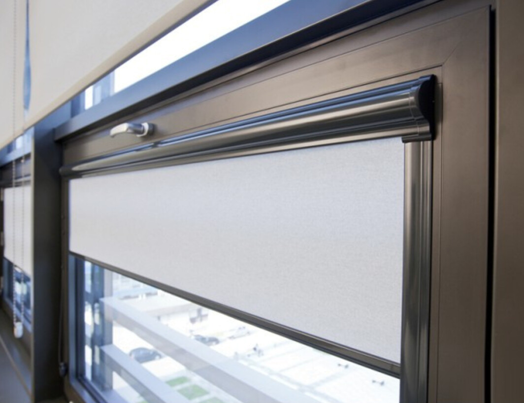 Estores de Rolo c/ Caixa e Guias Laterais